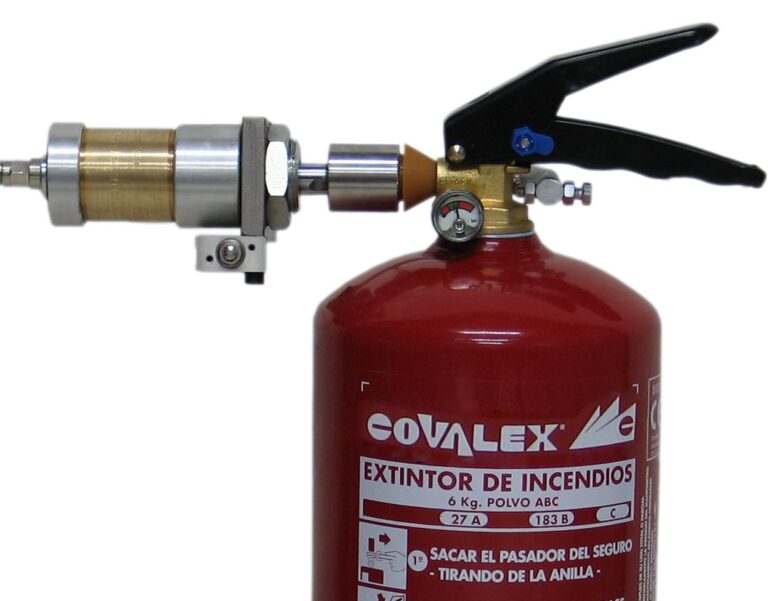 ÚTIL NEUMÁTICO PARA PRESURIZAR EXTINTORES DE POLVO CON NITRÓGENO SECO ...